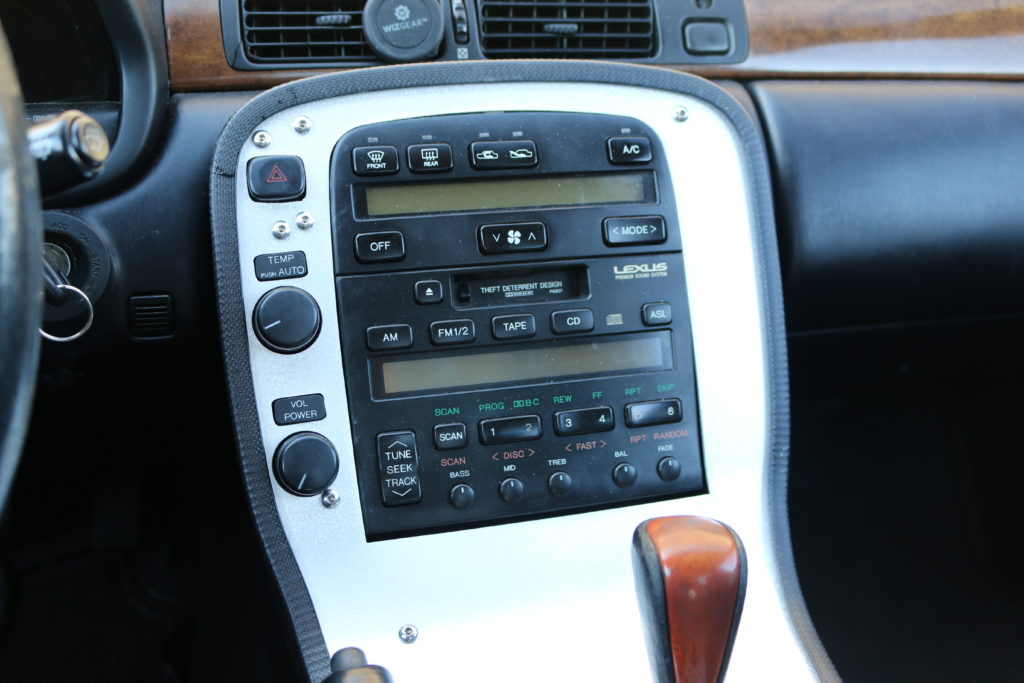 SC300/SC400 Radio/Shift Surround – LRB Speed
